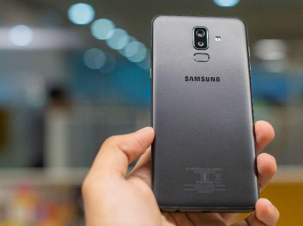 Samsung Galaxy J8 Review - Tech Blimp